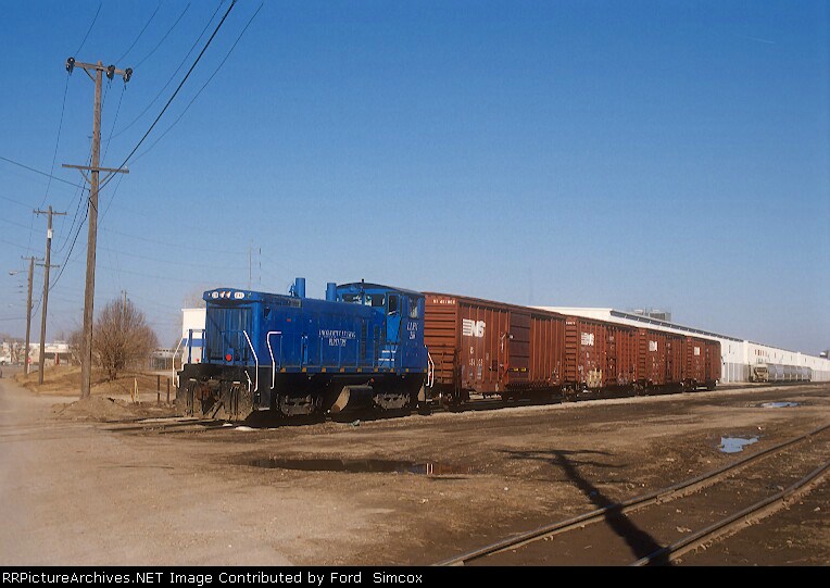 LLPX 216 @ 5th Street 2005